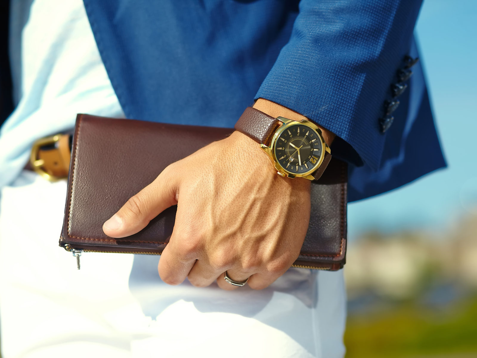 How to Choose a Watch That Elevates Your Look